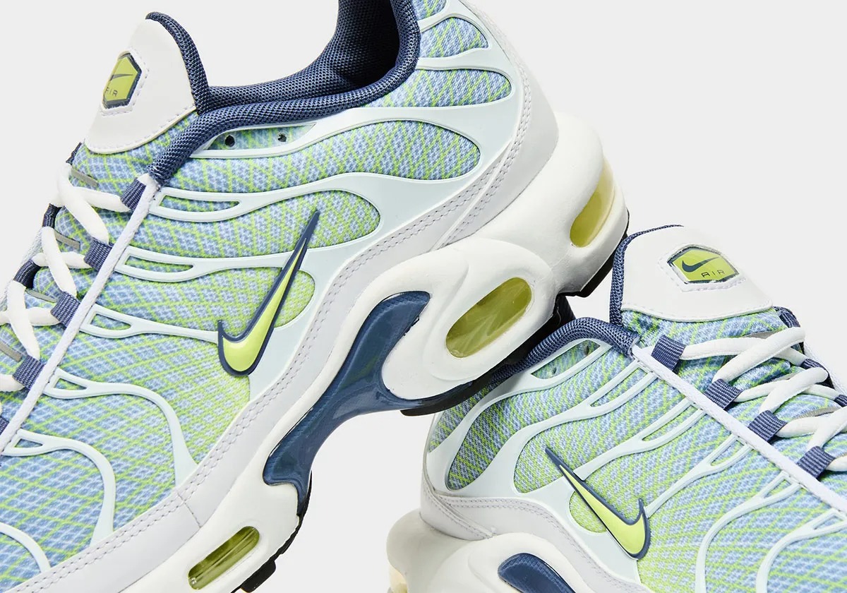 The Iconic “Wave Grid” Returns To The Nike Air Max Plus - The Magazine Asia
